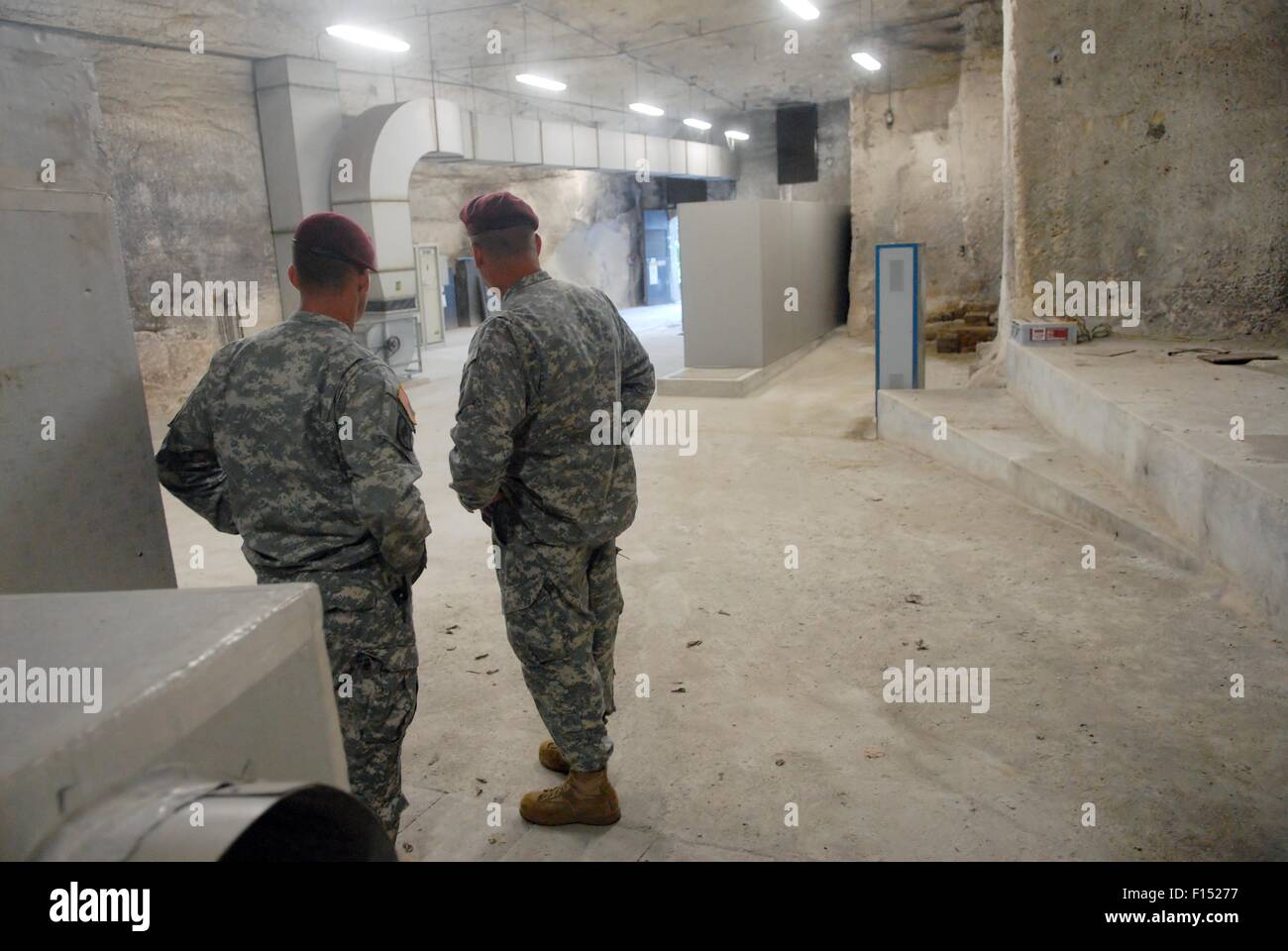 Inside us military barracks hi-res stock photography and images - Alamy