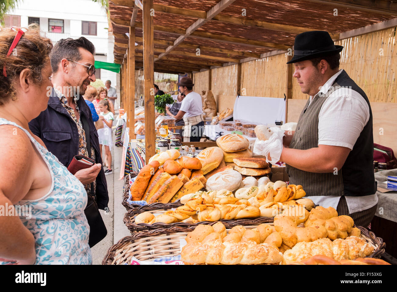 Artisan bakery stall hi-res stock photography and images - Alamy