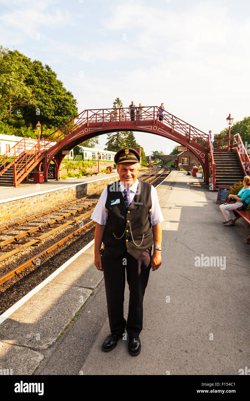 Train at station in goathland hi-res stock photography and images - Alamy