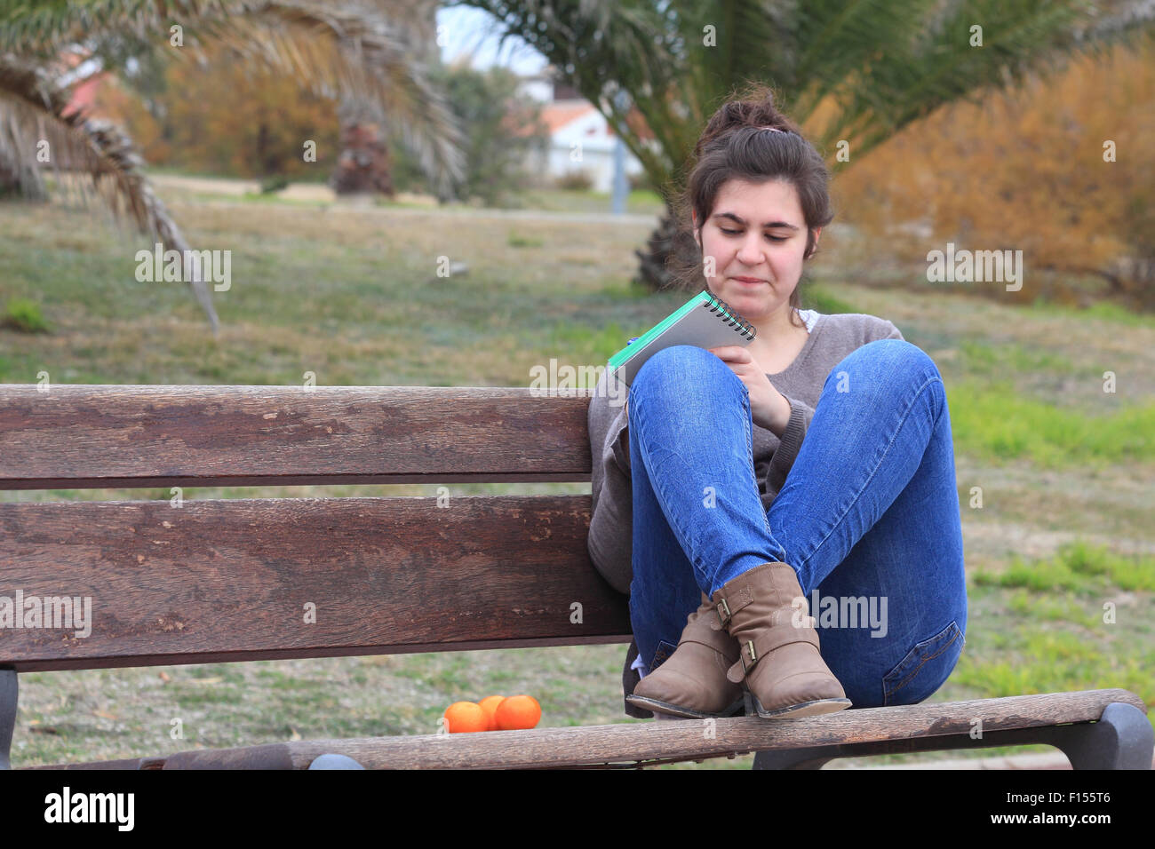 Girl writing hi-res stock photography and images - Alamy