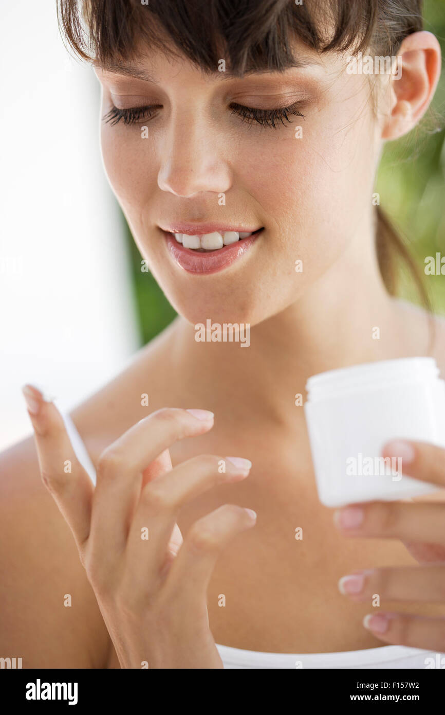 Fingertip Cream Stock Photos & Fingertip Cream Stock Images - Alamy