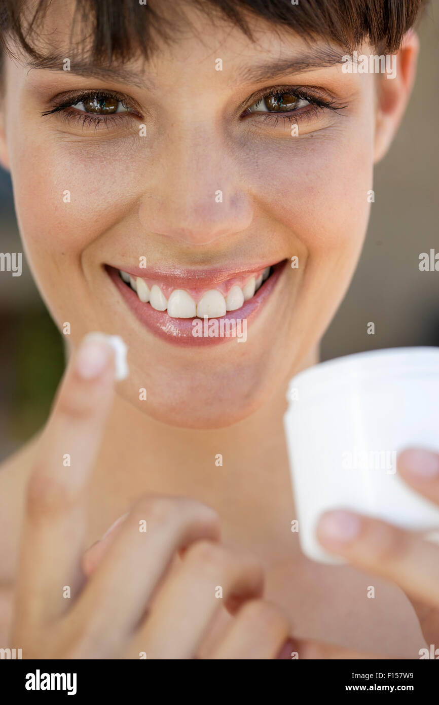 Fingertip Cream Stock Photos & Fingertip Cream Stock Images - Alamy