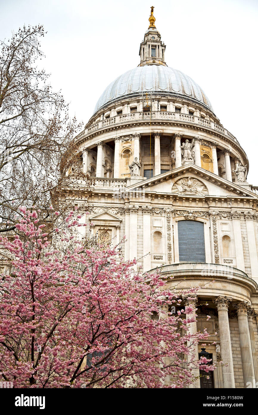 st paul cathedral in london england old construction and religion Stock ...