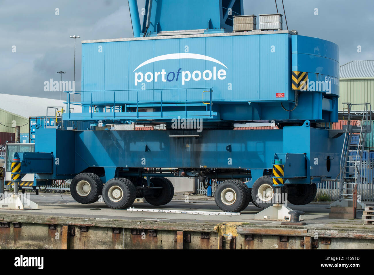 Boatyard crane hi-res stock photography and images - Alamy