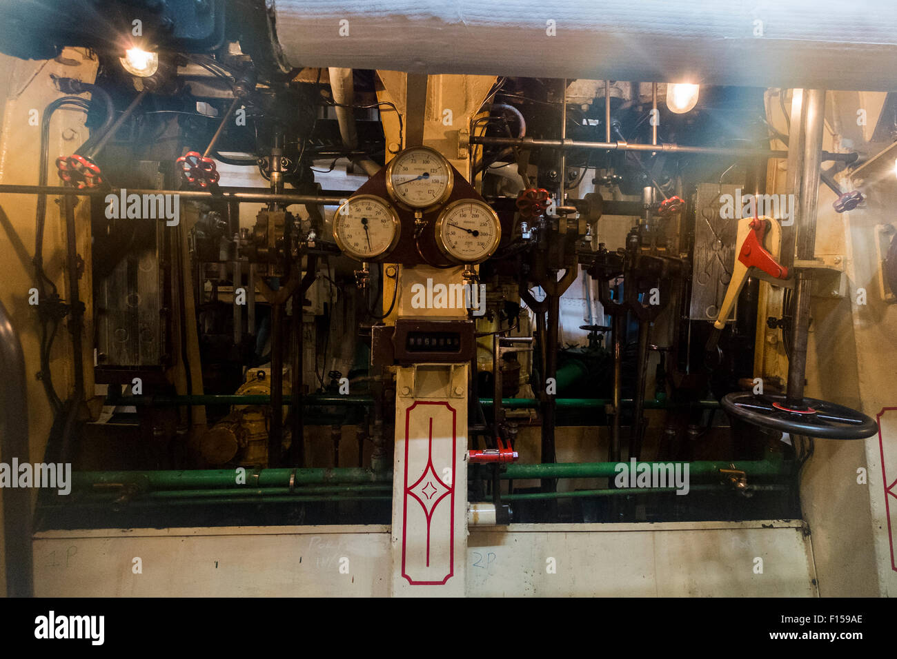 Engine room telegraph hi-res stock photography and images - Alamy