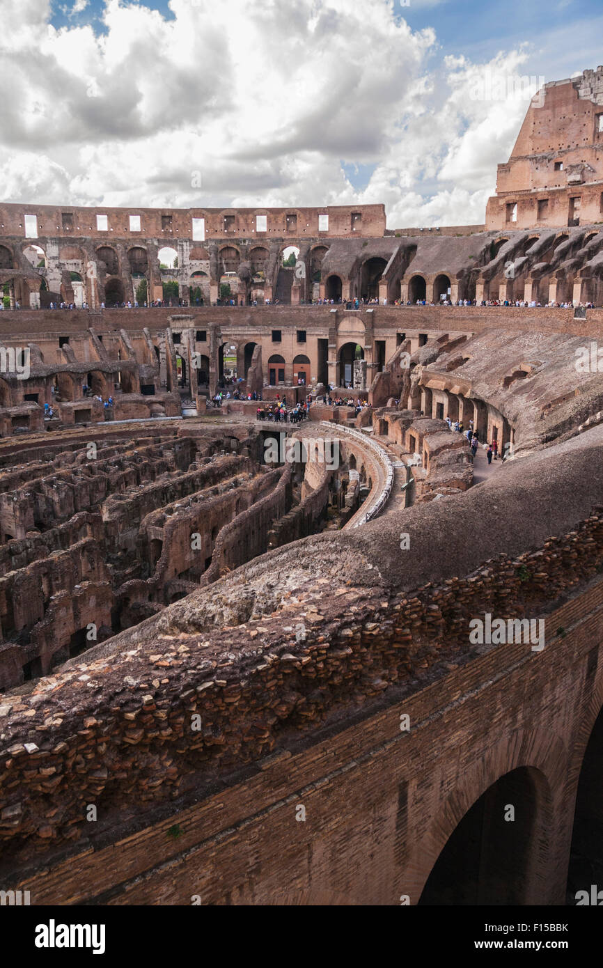 Roma coliseum hi-res stock photography and images - Alamy