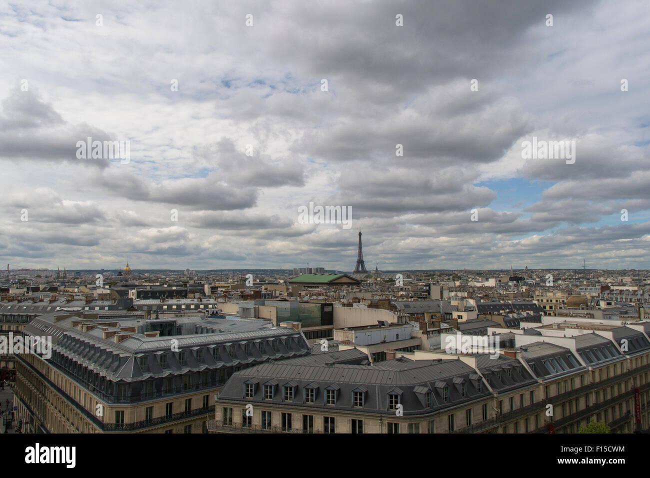 Cityscape cloudy sky hi-res stock photography and images - Alamy