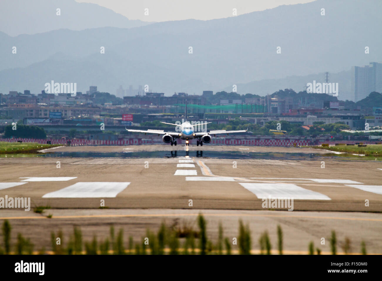 Runway depart hi-res stock photography and images - Alamy