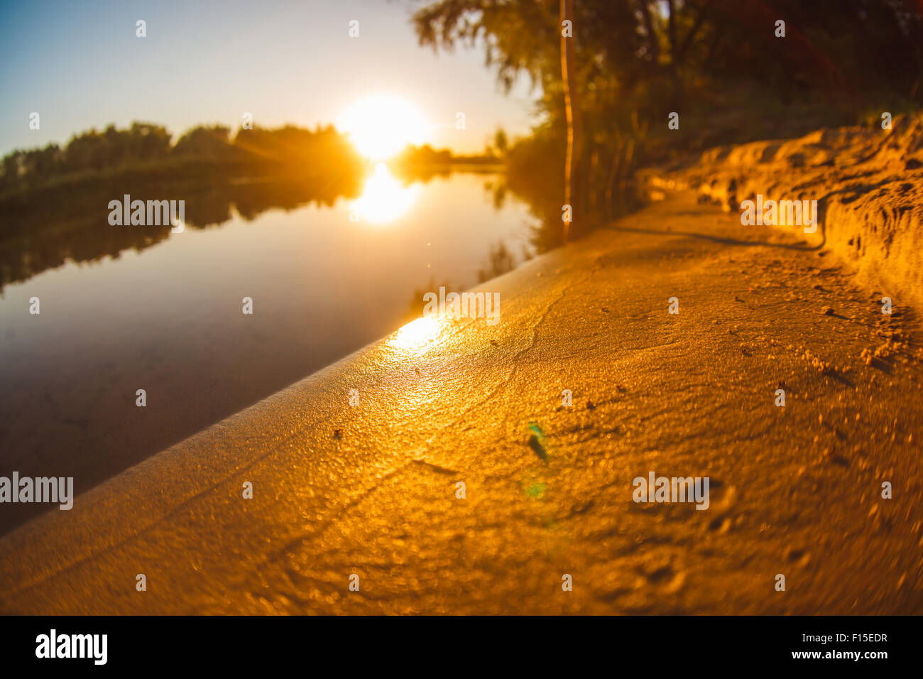 Red sunset landscape river hi-res stock photography and images - Alamy