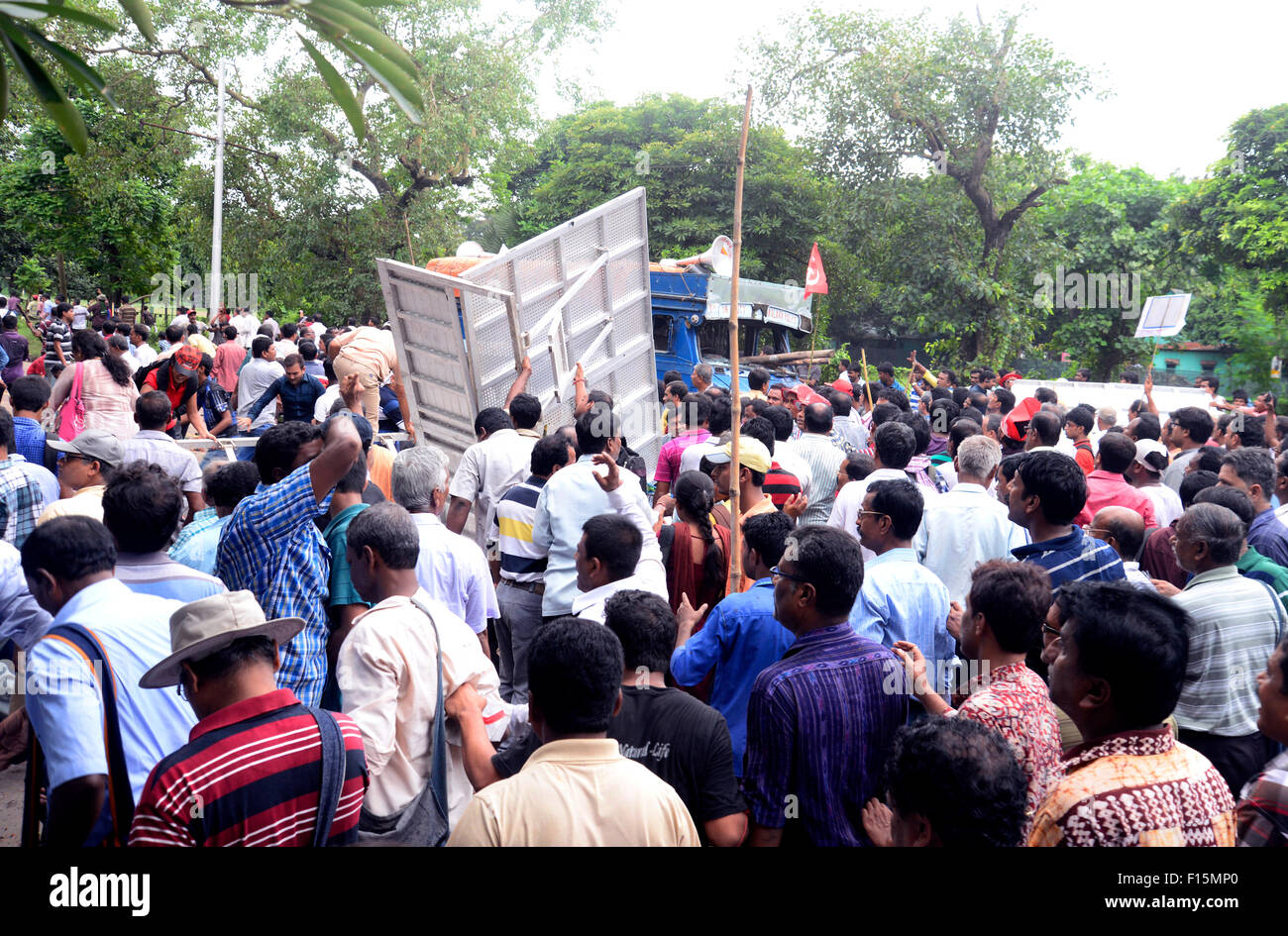 Kolkata, India. 27th Aug, 2015. Left front chairman Biman Basu was ...