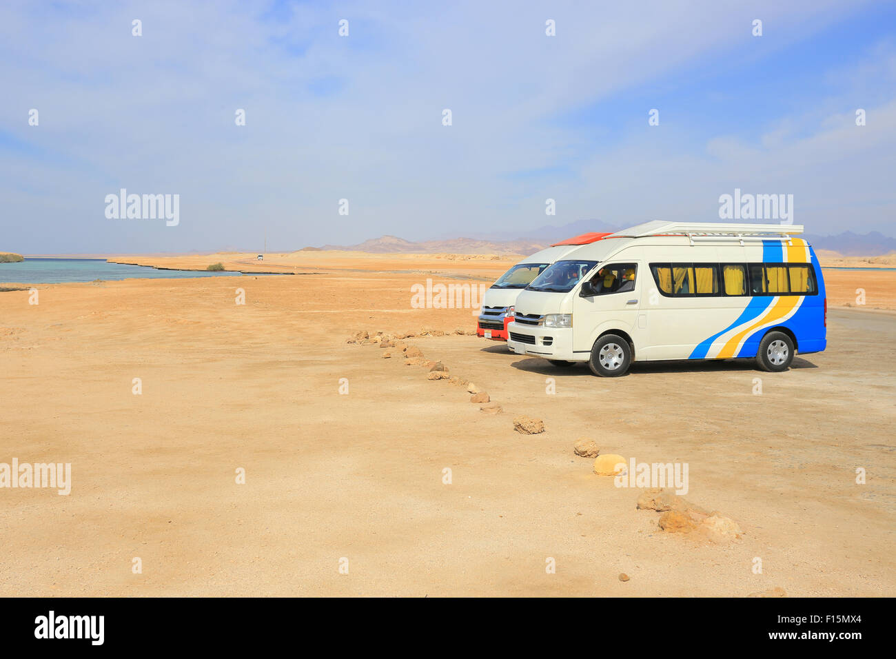 Minibus desert hi-res stock photography and images - Alamy