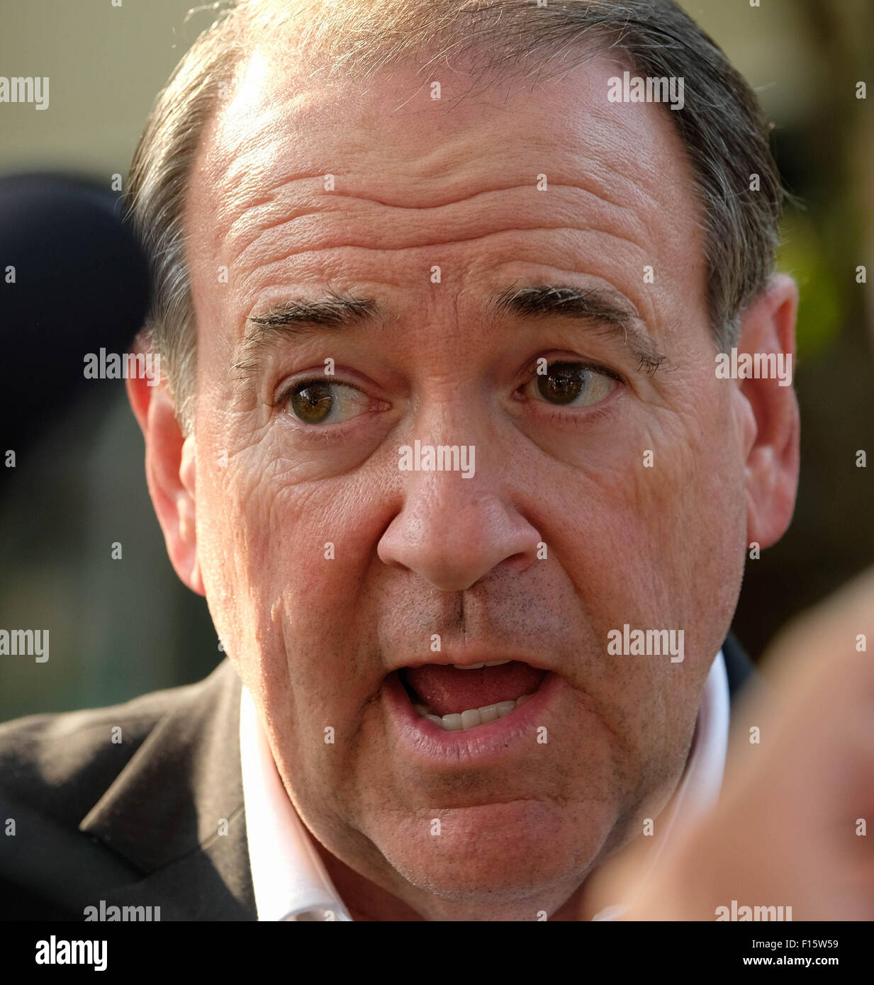 Republican presidential candidate MIKE HUCKABEE campaigns at USA Sen ...