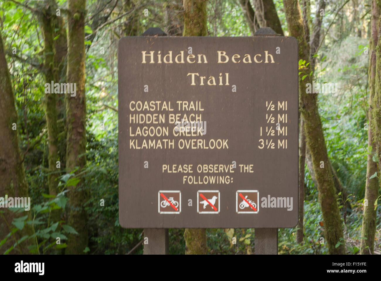 Hidden Beach trail head sign. Gives distance to three locations Stock ...