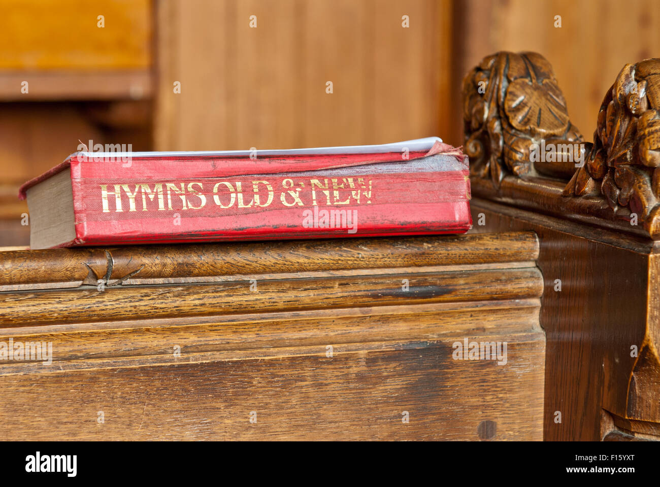 Hymn singing hi-res stock photography and images - Alamy