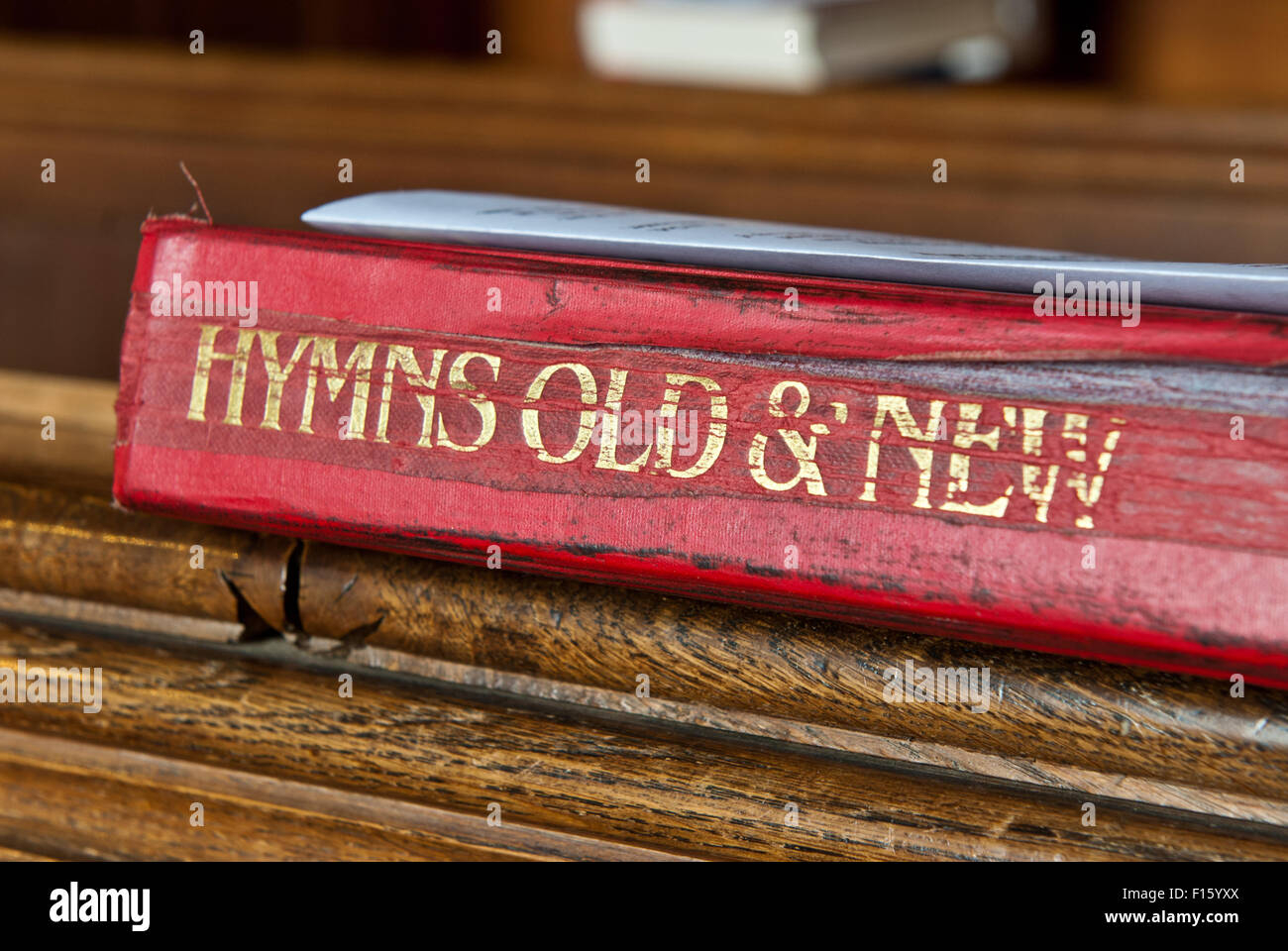 Red hymn book hi-res stock photography and images - Alamy