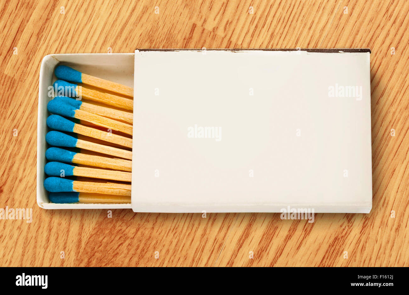 Retro matches in paper hi-res stock photography and images - Alamy