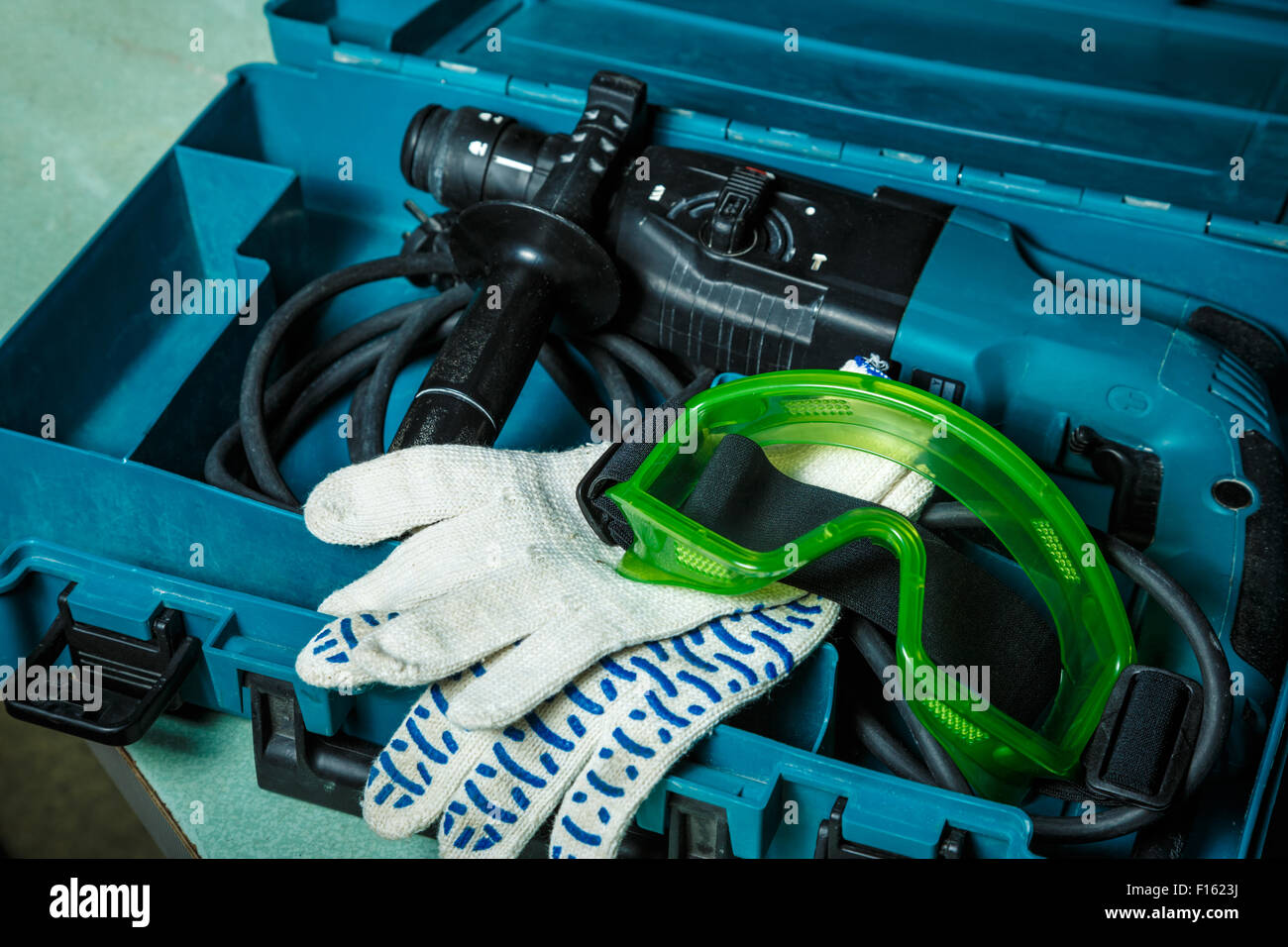 Tool box and drill hi-res stock photography and images - Alamy