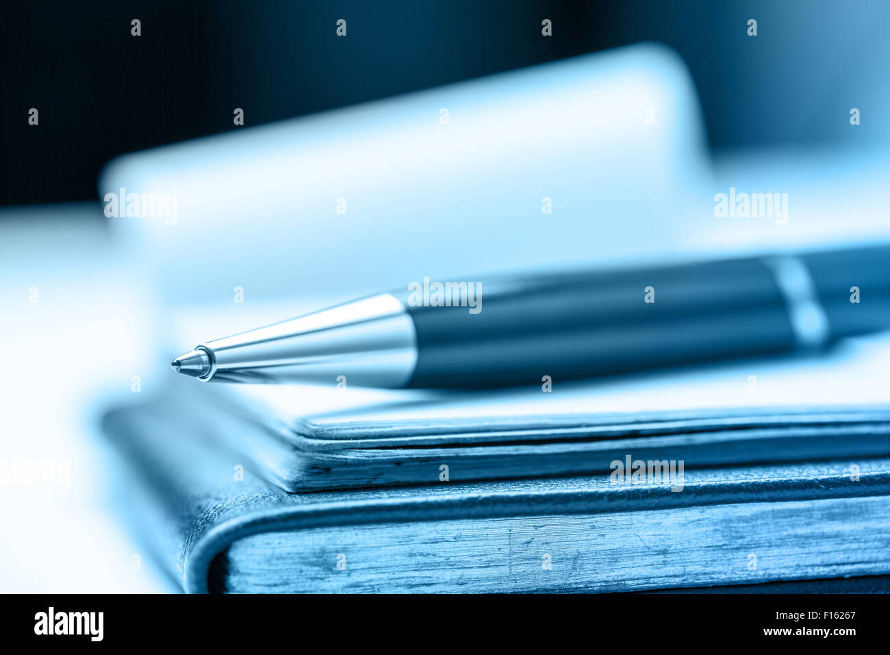 Note paper pen hi-res stock photography and images - Alamy