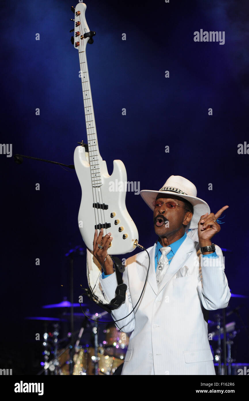 Larry graham graham central station hi-res stock photography and images ...