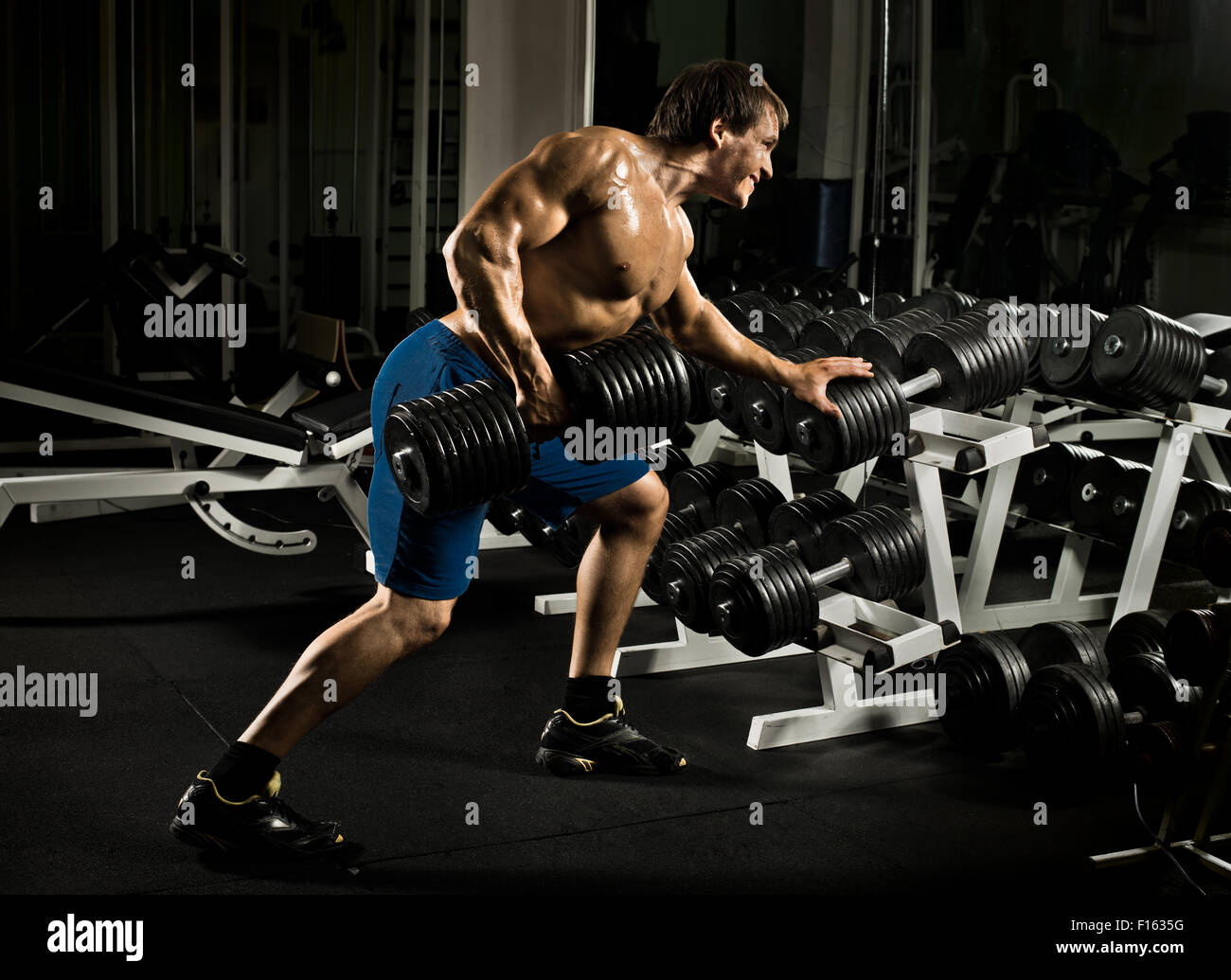 Bodybuilder man back hi-res stock photography and images - Alamy