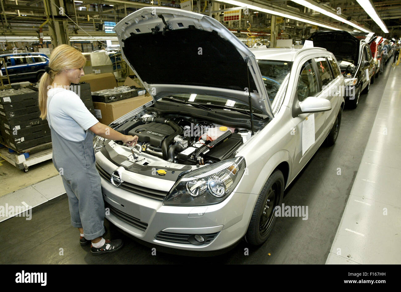 Astra station wagon in the Opel factory Stock Photo - Alamy