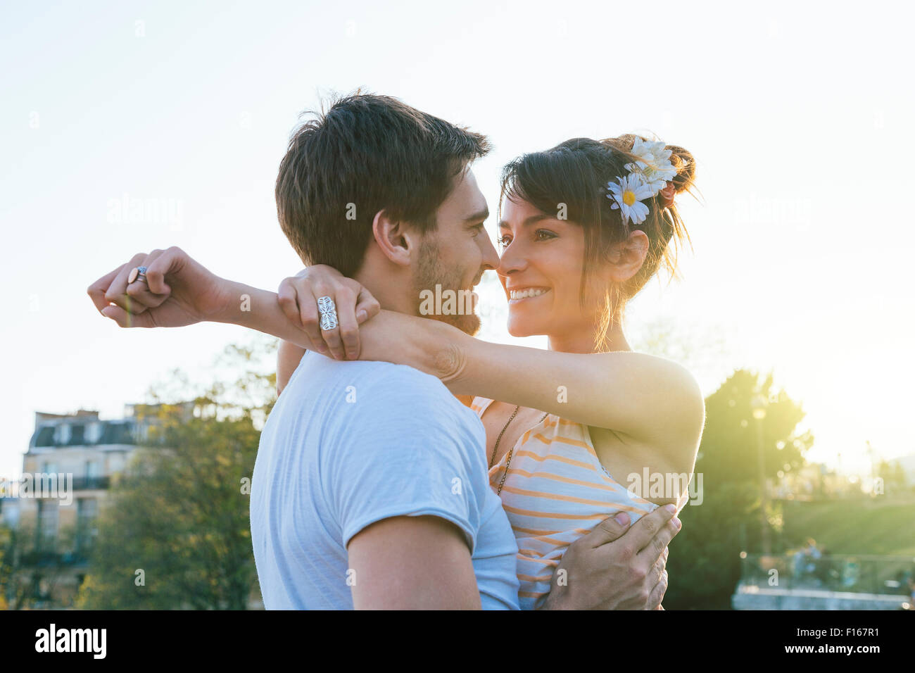 Paris, Couple dating in Montmartre Stock Photo - Alamy