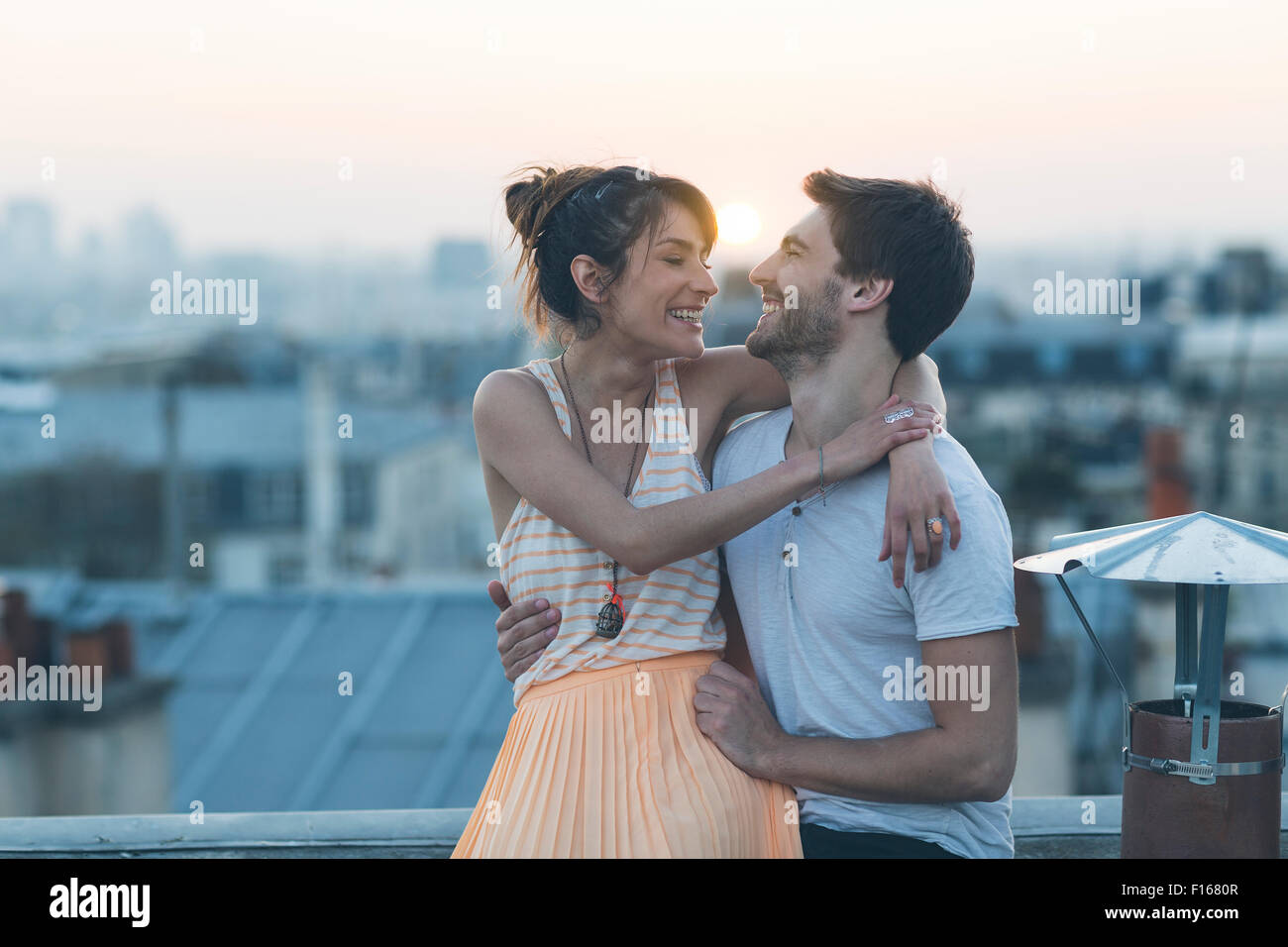 Couple dating in Paris Stock Photo - Alamy