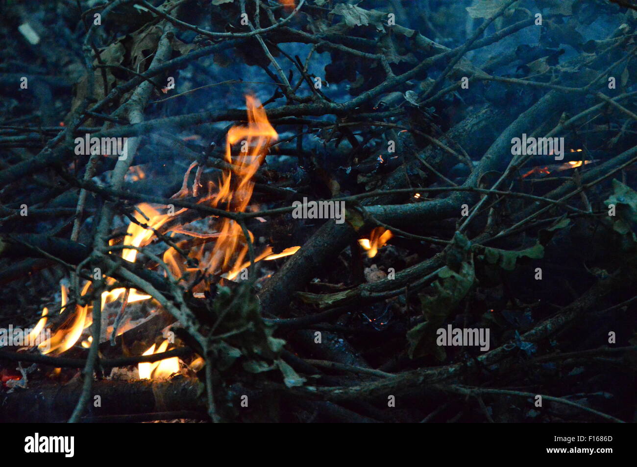 Night flames hi-res stock photography and images - Alamy