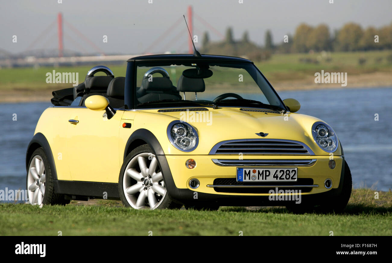 Yellow Mini Cooper High Resolution Stock Photography and Images - Alamy