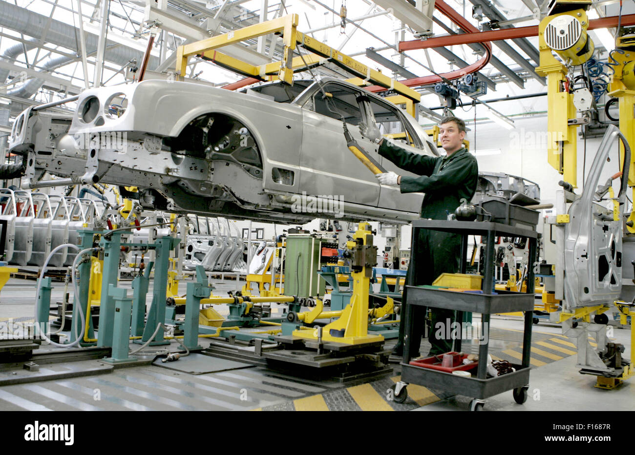 Car factory crewe hi-res stock photography and images - Alamy