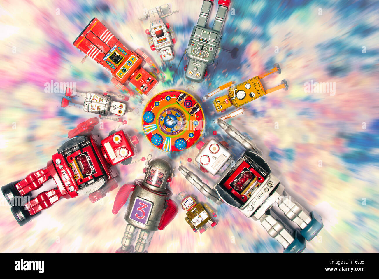 Mother and child with robot hi-res stock photography and images - Alamy