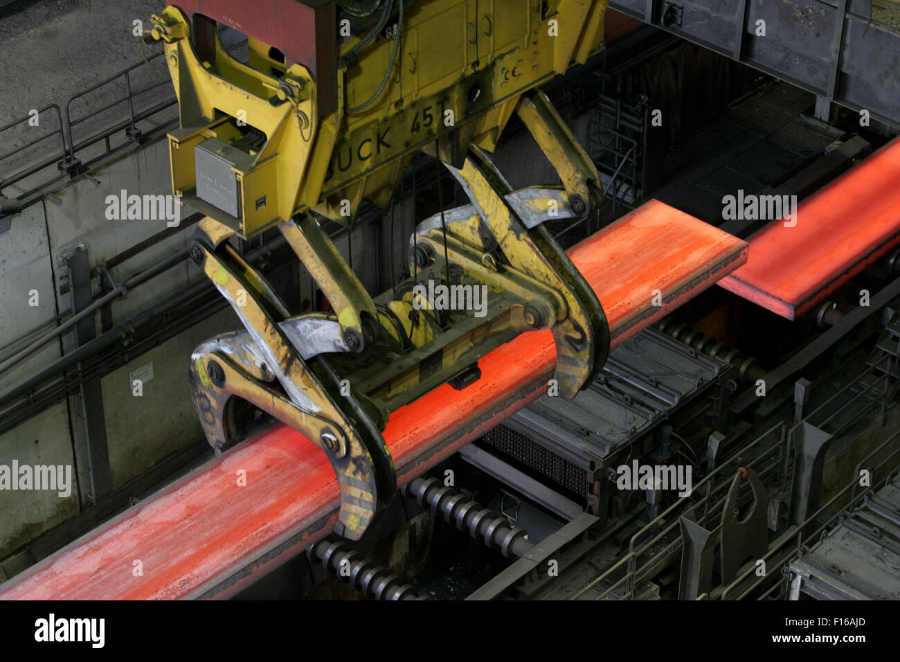 Structural steel works hi-res stock photography and images - Alamy
