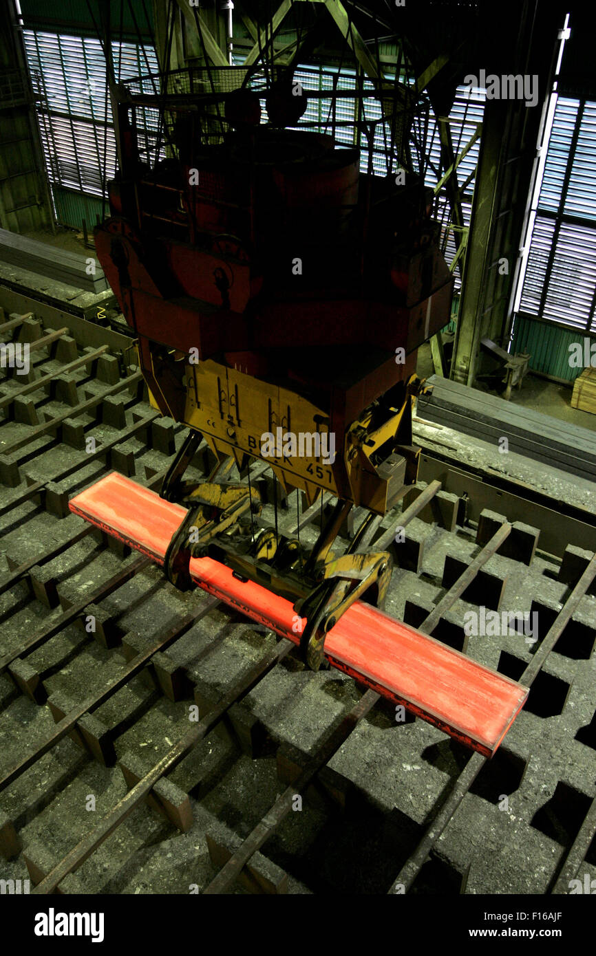 Glowing steel slabs hi-res stock photography and images - Alamy