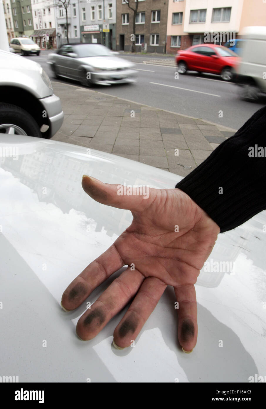 Car particulate filter hi-res stock photography and images - Alamy