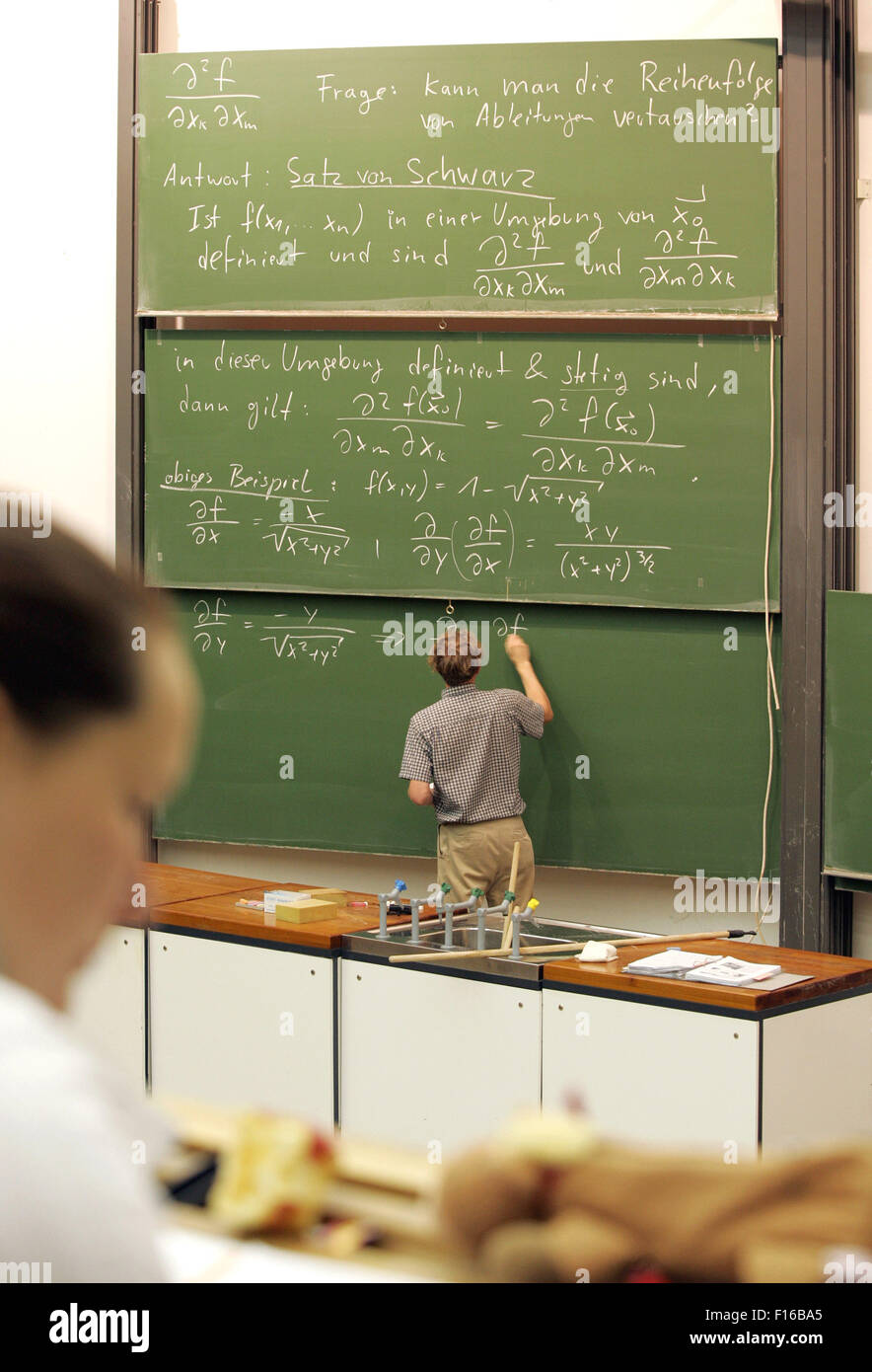 Lecture hall students vertical hi-res stock photography and images - Alamy