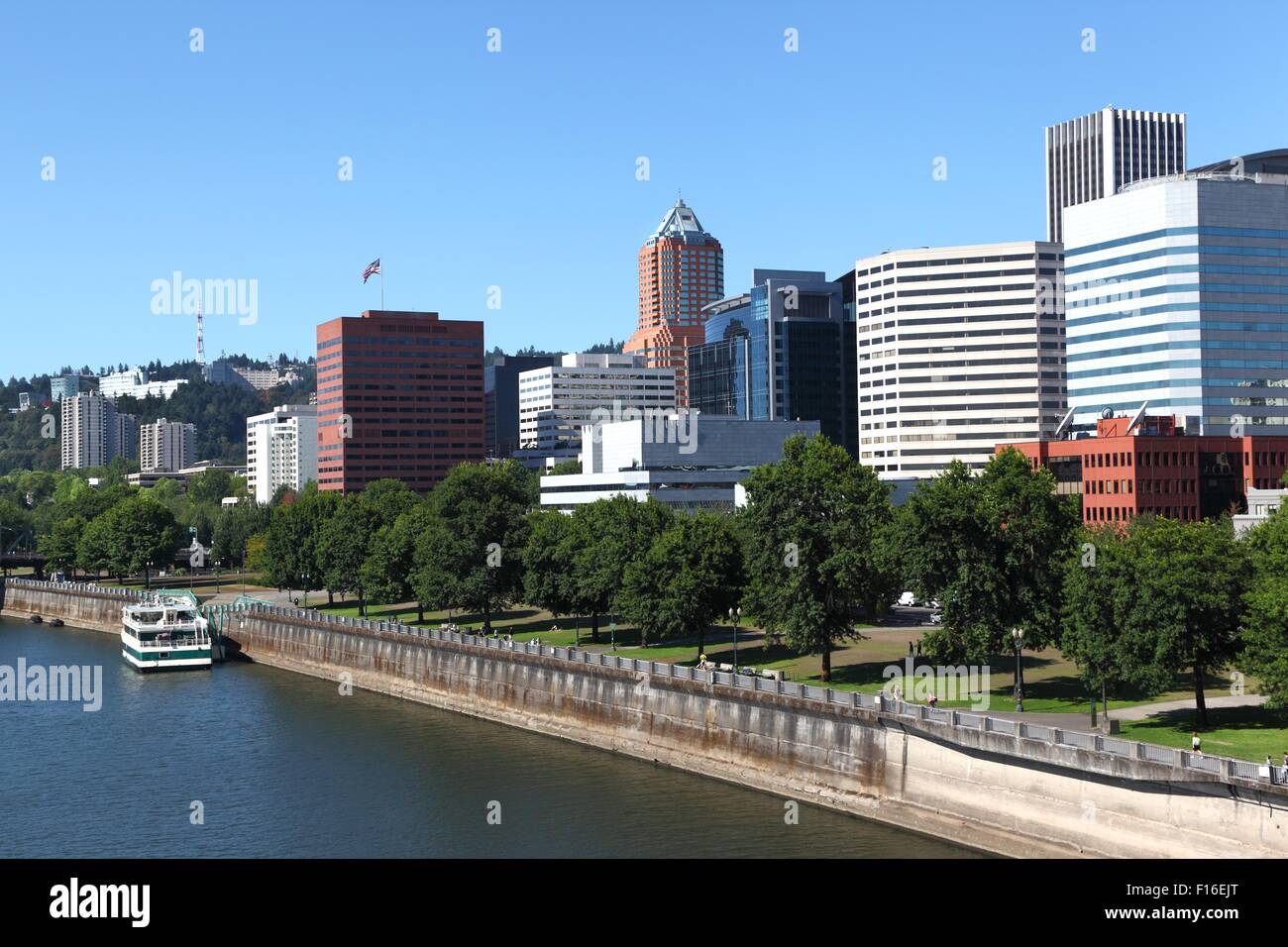 Portland waterfront walk hi-res stock photography and images - Alamy