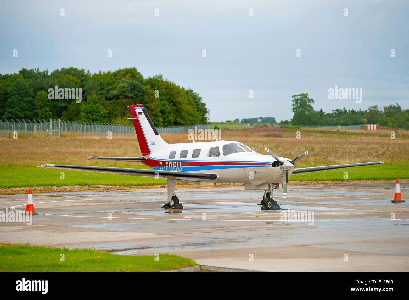 Piper malibu light aircraft hi-res stock photography and images - Alamy