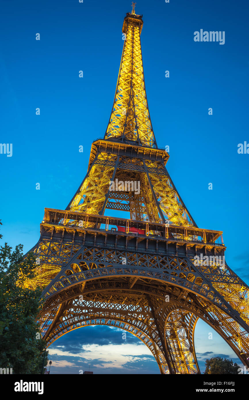 Tower sunset trocadero view hi-res stock photography and images - Alamy