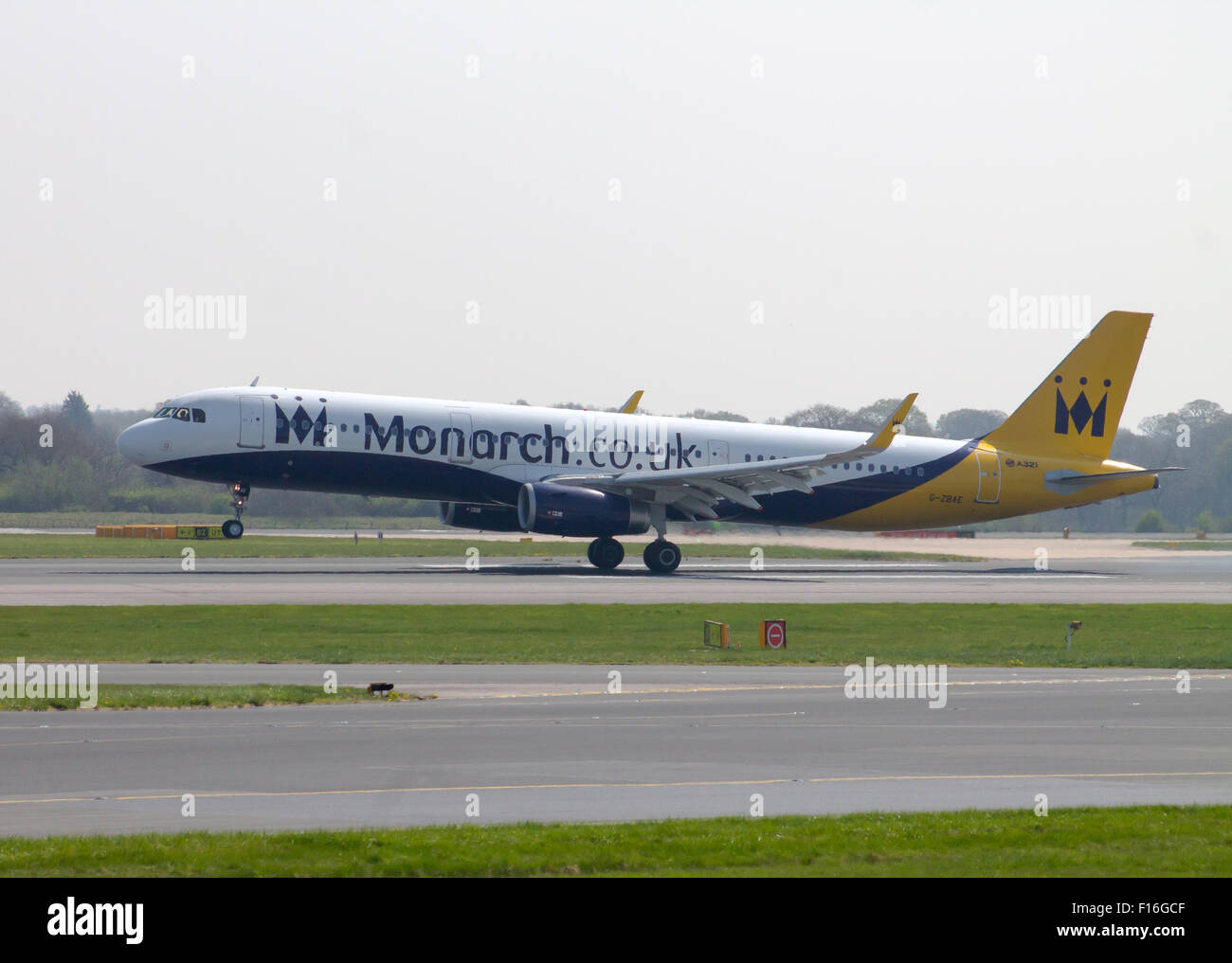 British airways airbus a321 landing hi-res stock photography and images ...