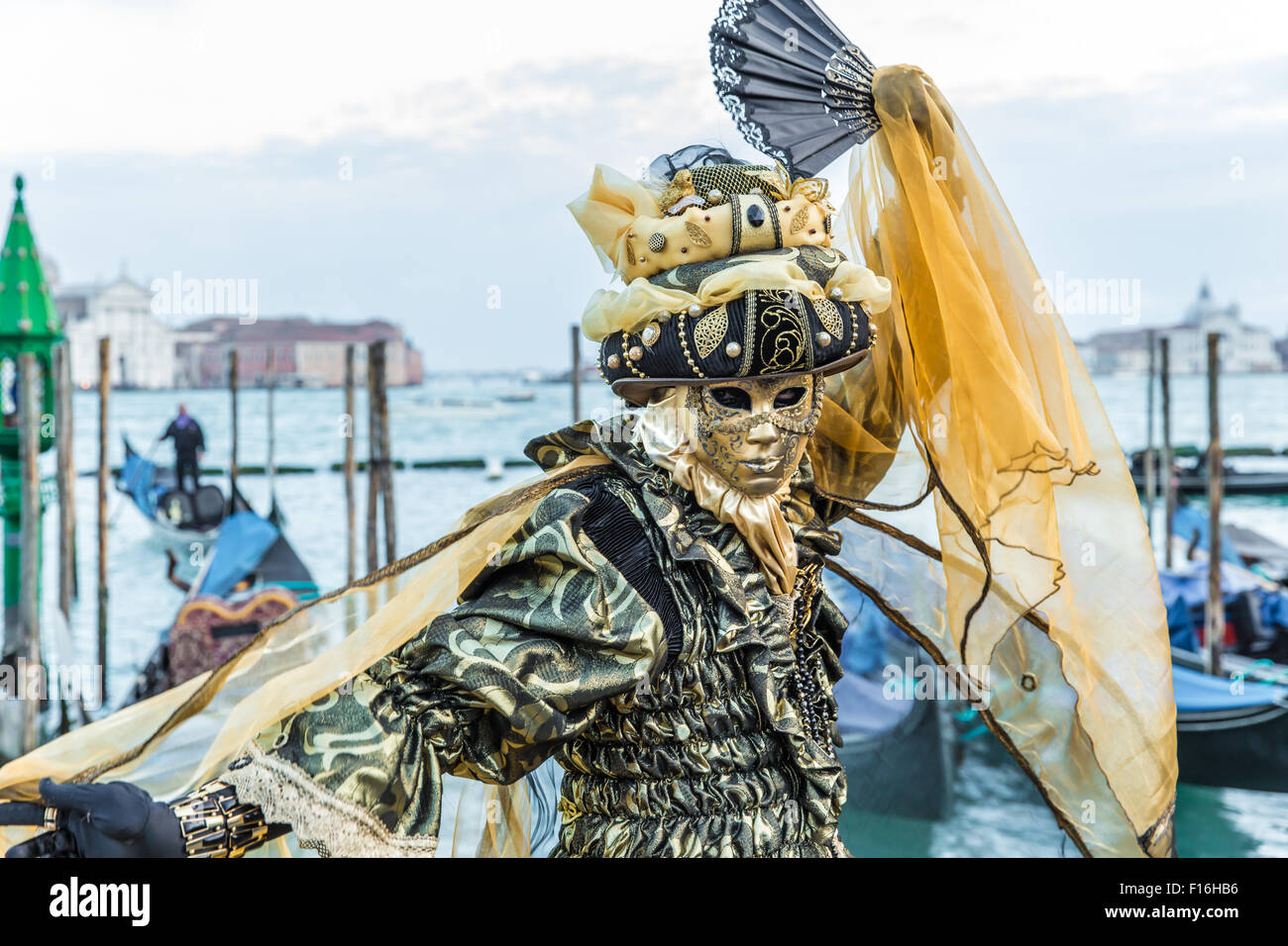 Flamboyant costume hi-res stock photography and images - Alamy