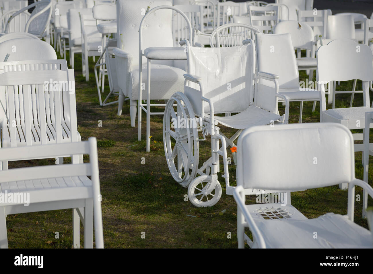 185 empty chairs memorial for Christchurch earthquake Stock Photo - Alamy
