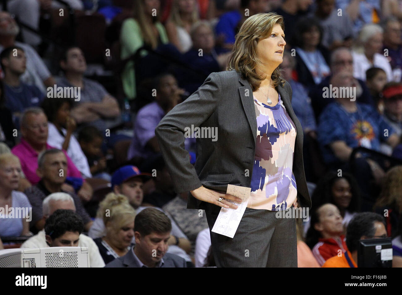 August 27, 2015; Uncasville, CT, USA; Connecticut Sun head coach Anne ...