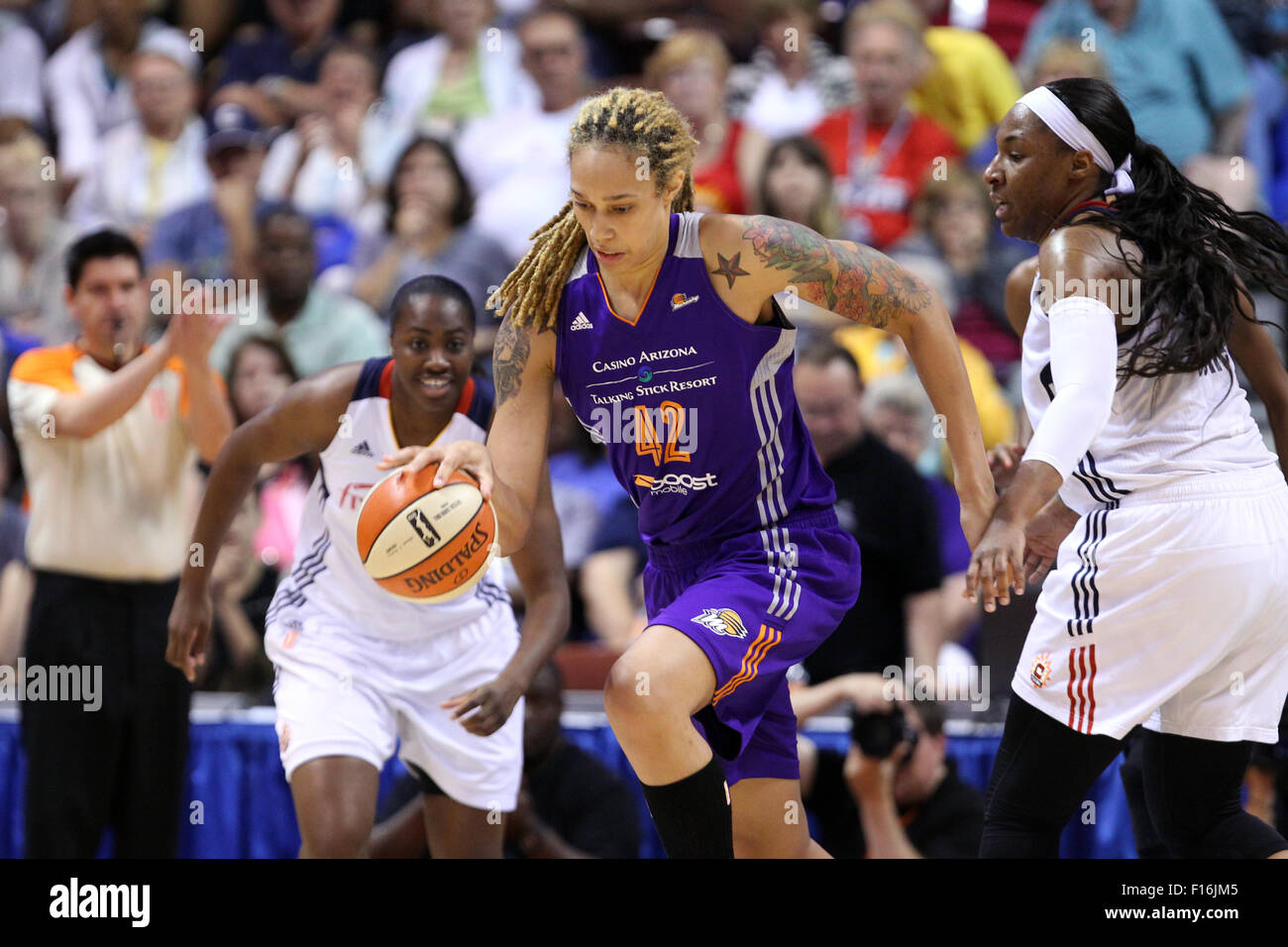 August 27, 2015; Uncasville, CT, USA; Phoenix Mercury center Brittney ...