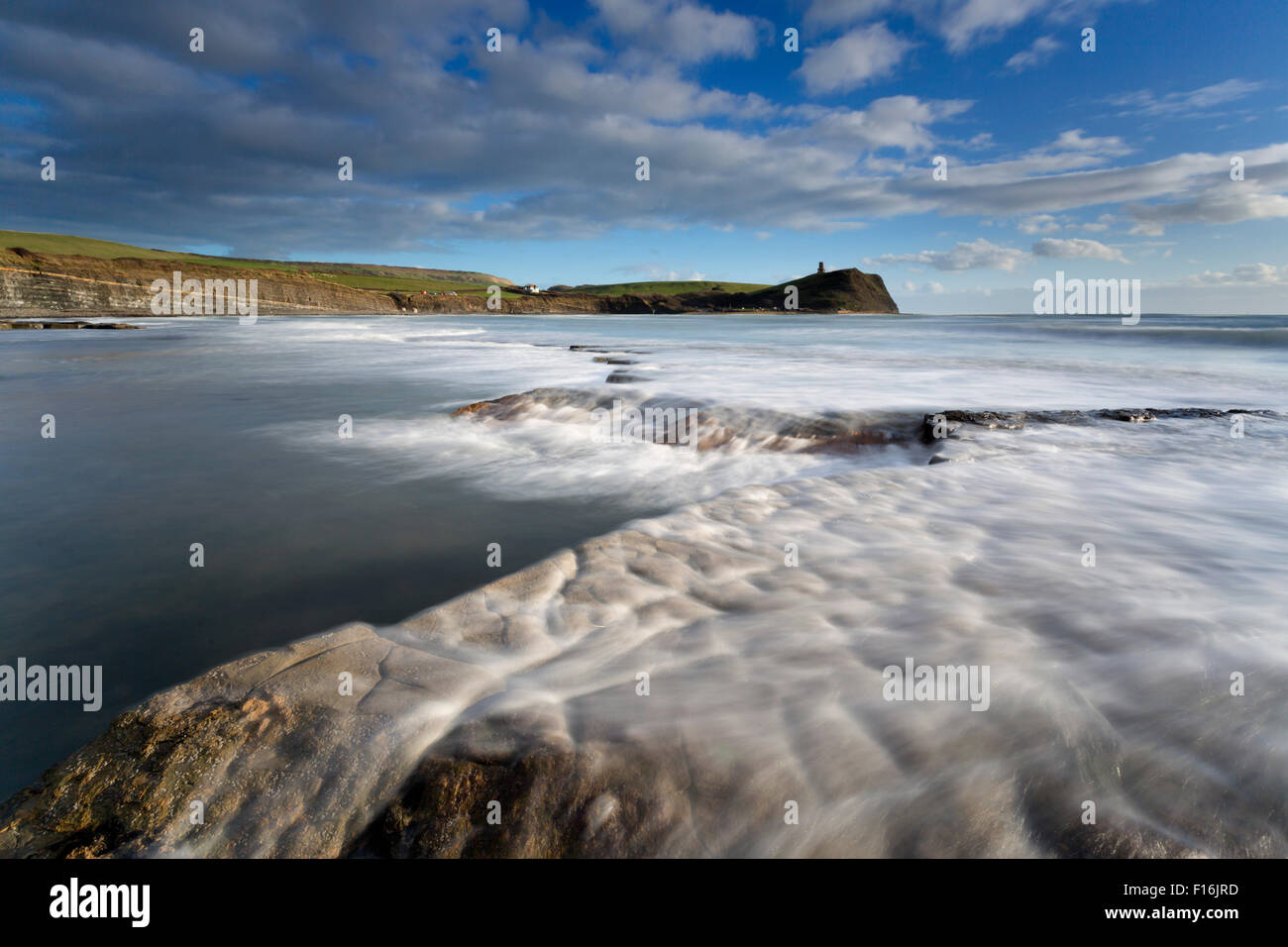 Kimmeridge bay wave cut platform hi-res stock photography and images ...