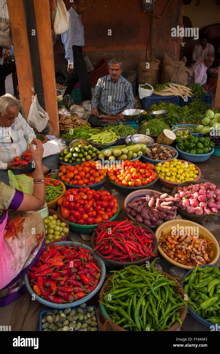 Vegetable street market, Agra, India Stock Photo - Alamy