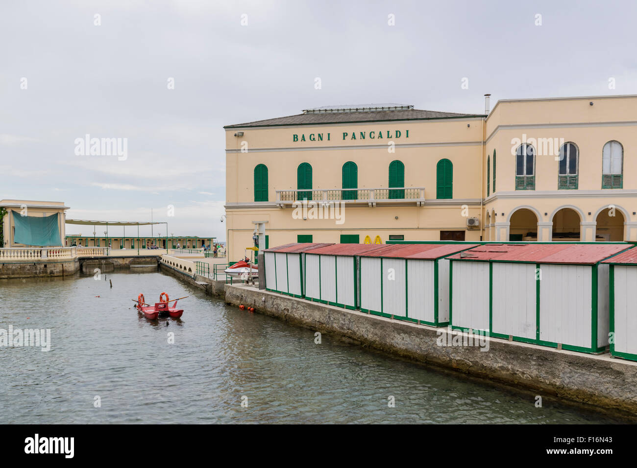 The sea water bath hi-res stock photography and images - Alamy