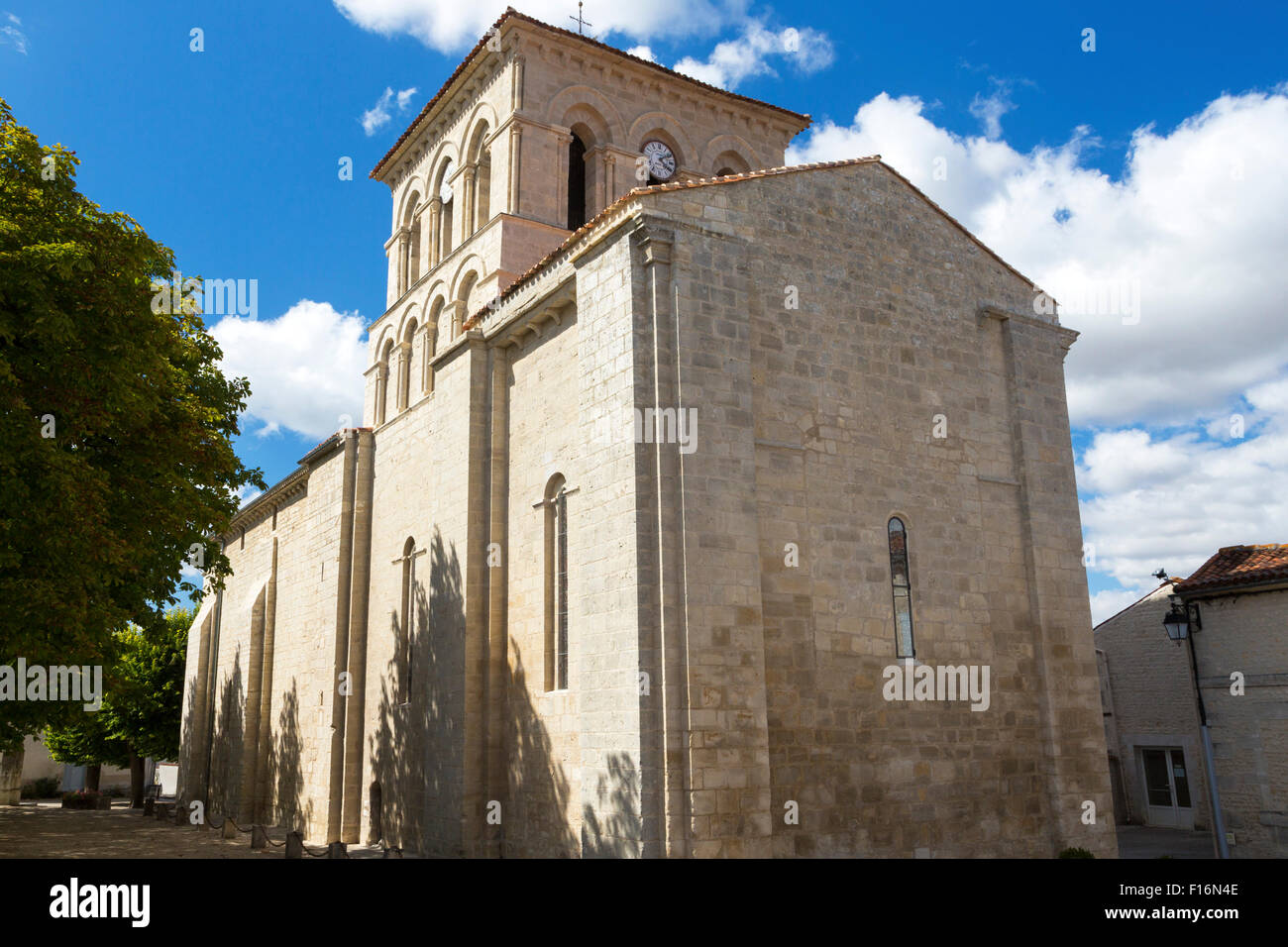 Sigogne hi-res stock photography and images - Alamy