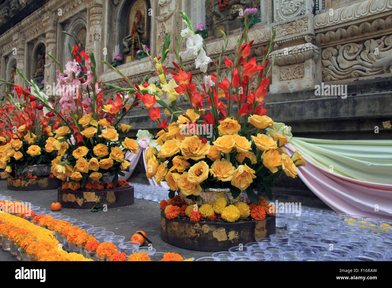 Temples flowers hi-res stock photography and images - Alamy