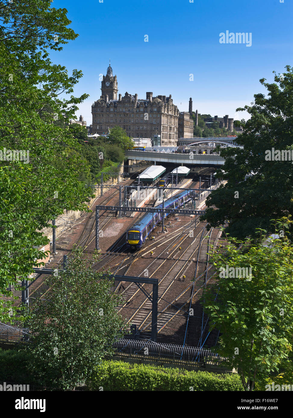 dh Waverley station WAVERLEY EDINBURGH Train leaving Edinburgh Waverley ...