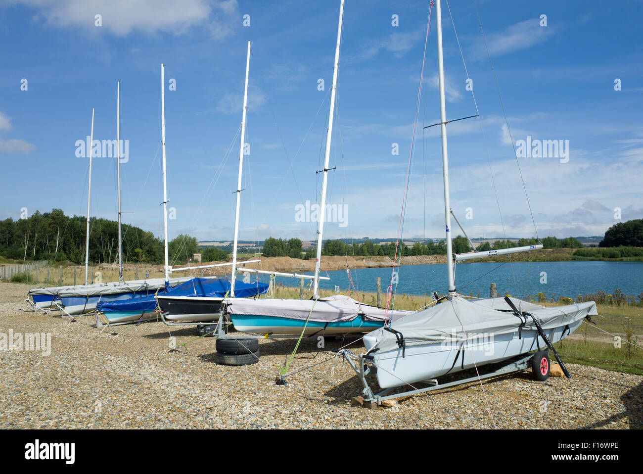 Sailing dinghies hi-res stock photography and images - Alamy